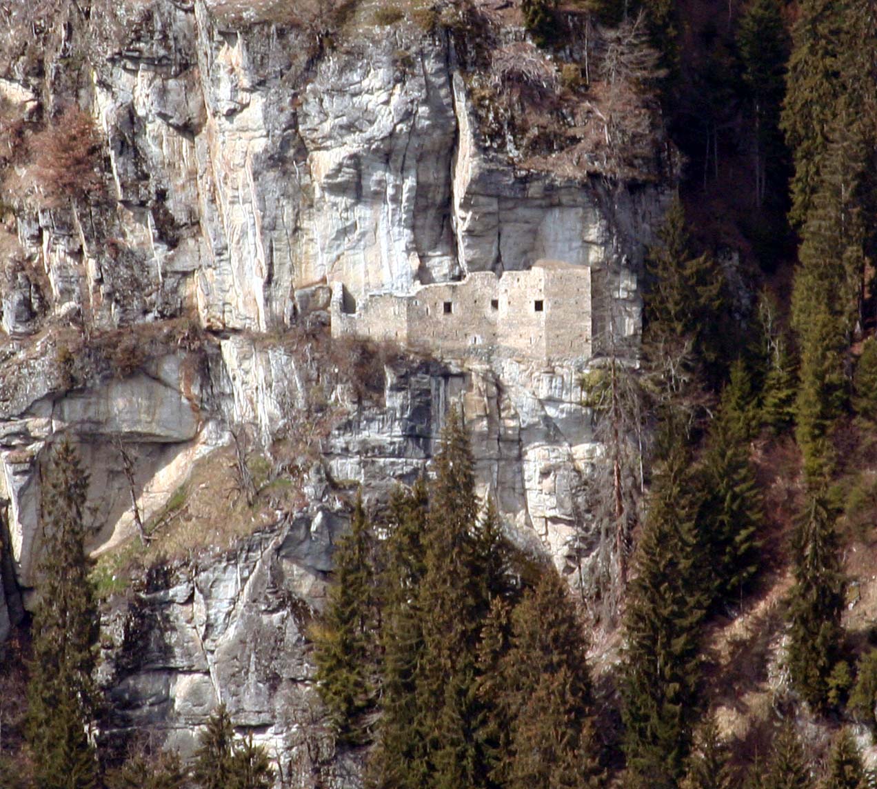 Burgruine Kropfenstein | Gemeinde Brigels